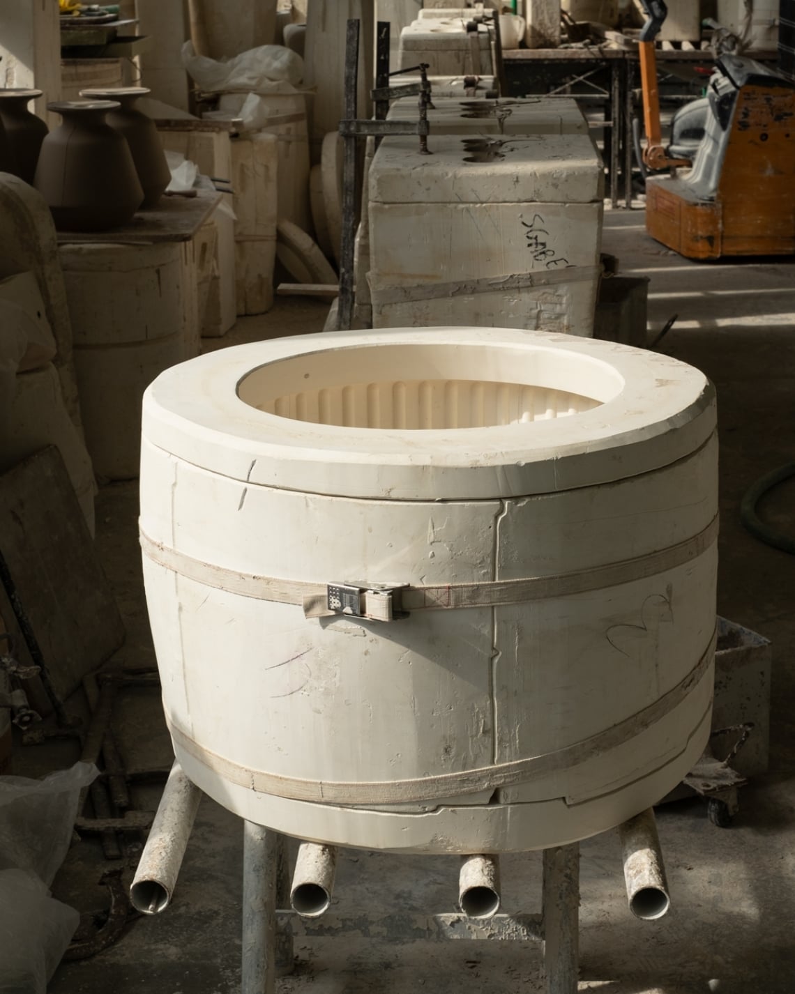 Miniforms Kolos coffee table, terracotta glazed | Finnish Design Shop