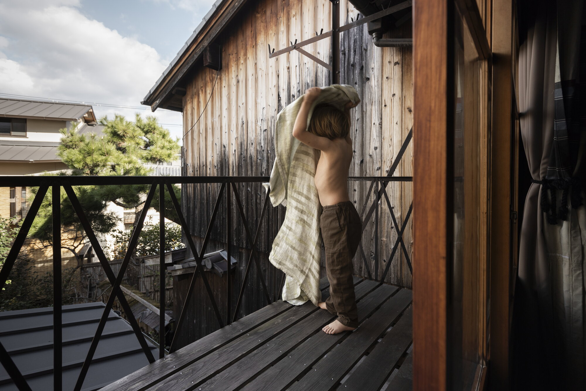 Lapuan Kankurit Hohto bath towel, white - green | Finnish Design Shop