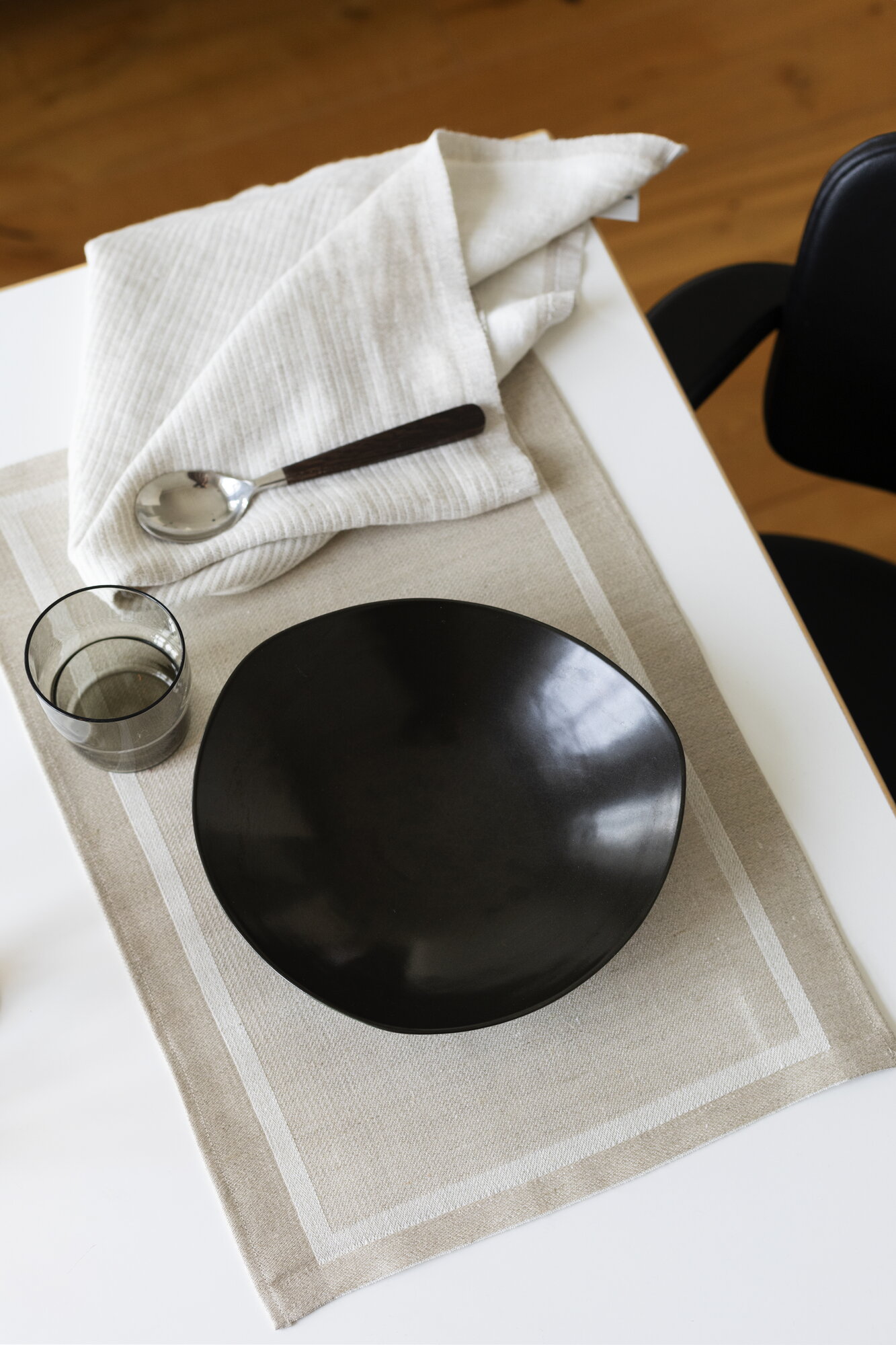 Lapuan Kankurit Laina placemat, linen - white | Finnish Design Shop