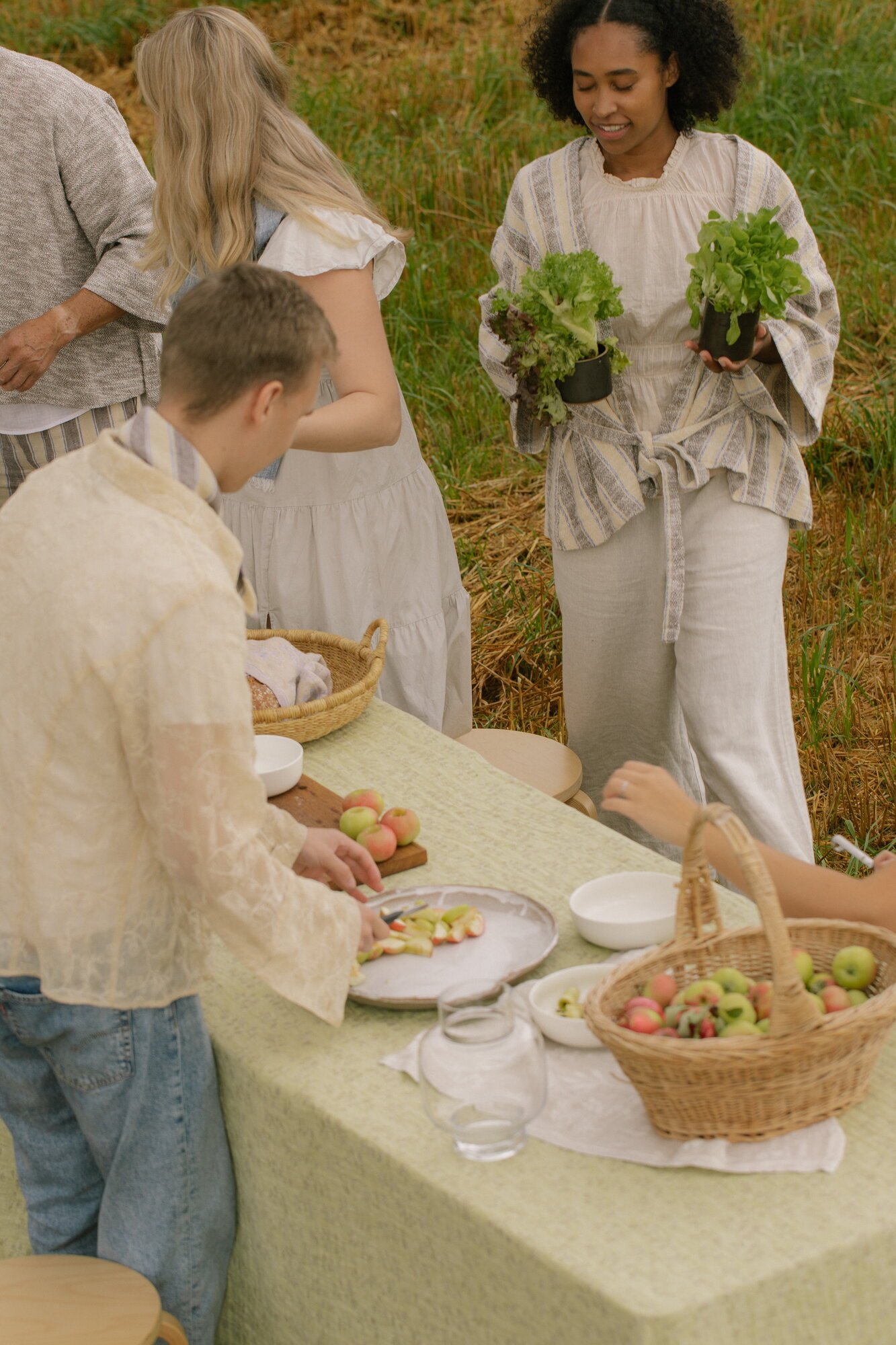 Lapuan Kankurit Meirami table cloth/throw, 145 x 260 cm, lime - olive ...