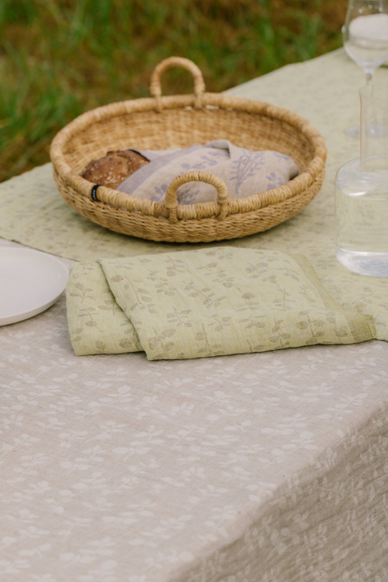 Lapuan Kankurit Meirami table cloth/throw, 145 x 260 cm, lime - olive ...