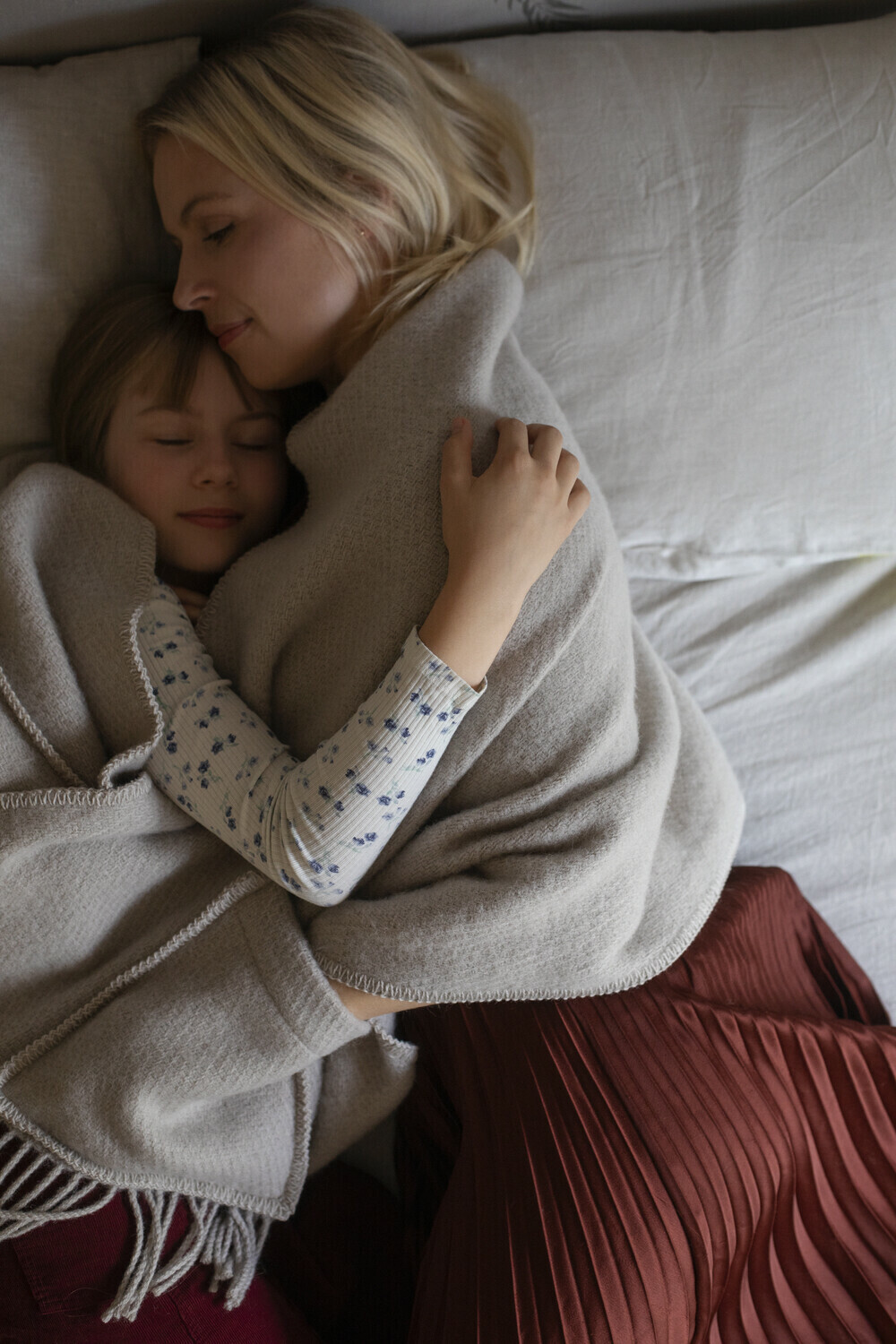 Lapuan Kankurit Uni pocket shawl, light beige | Finnish Design Shop