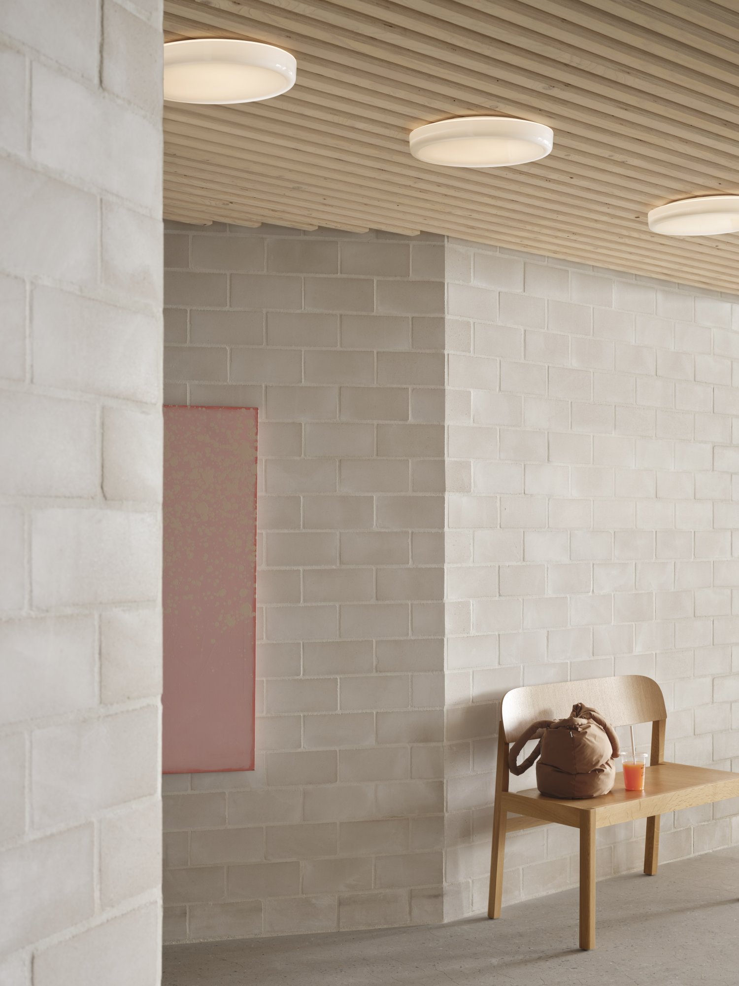 Muuto Looped wall/ceiling lamp, IP44, white | Finnish Design Shop