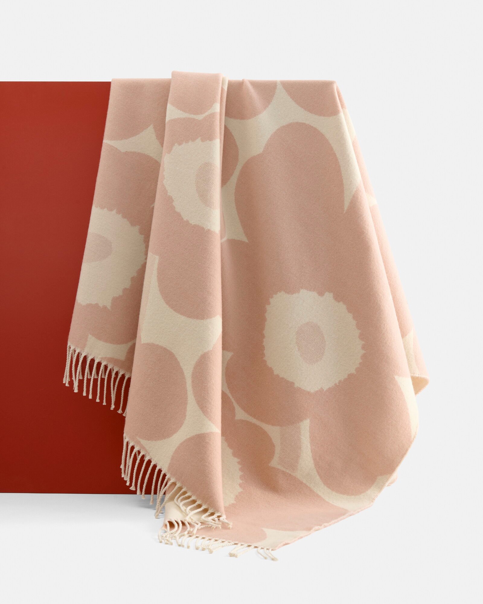 Marimekko Unikko throw, 130 x 180 cm, pink | Finnish Design Shop
