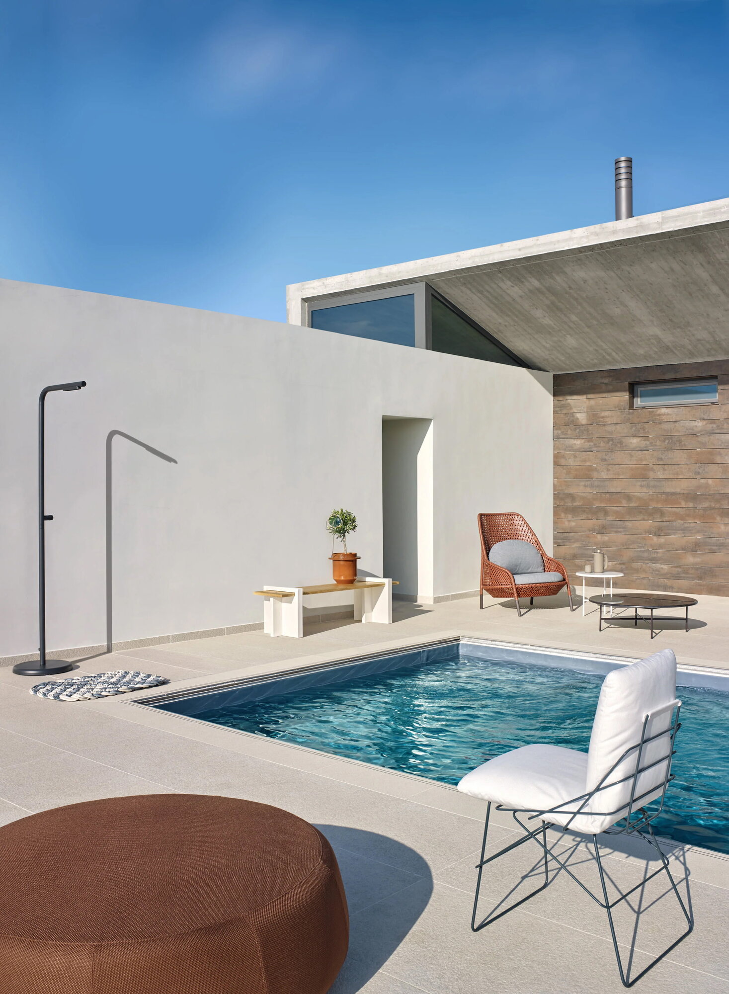 ZEE Levantine outdoor shower, black | Finnish Design Shop