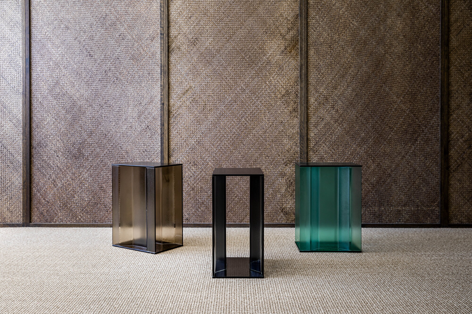 Nikari Paletto side table, 32 x 45 cm, bronze | Finnish Design Shop NL