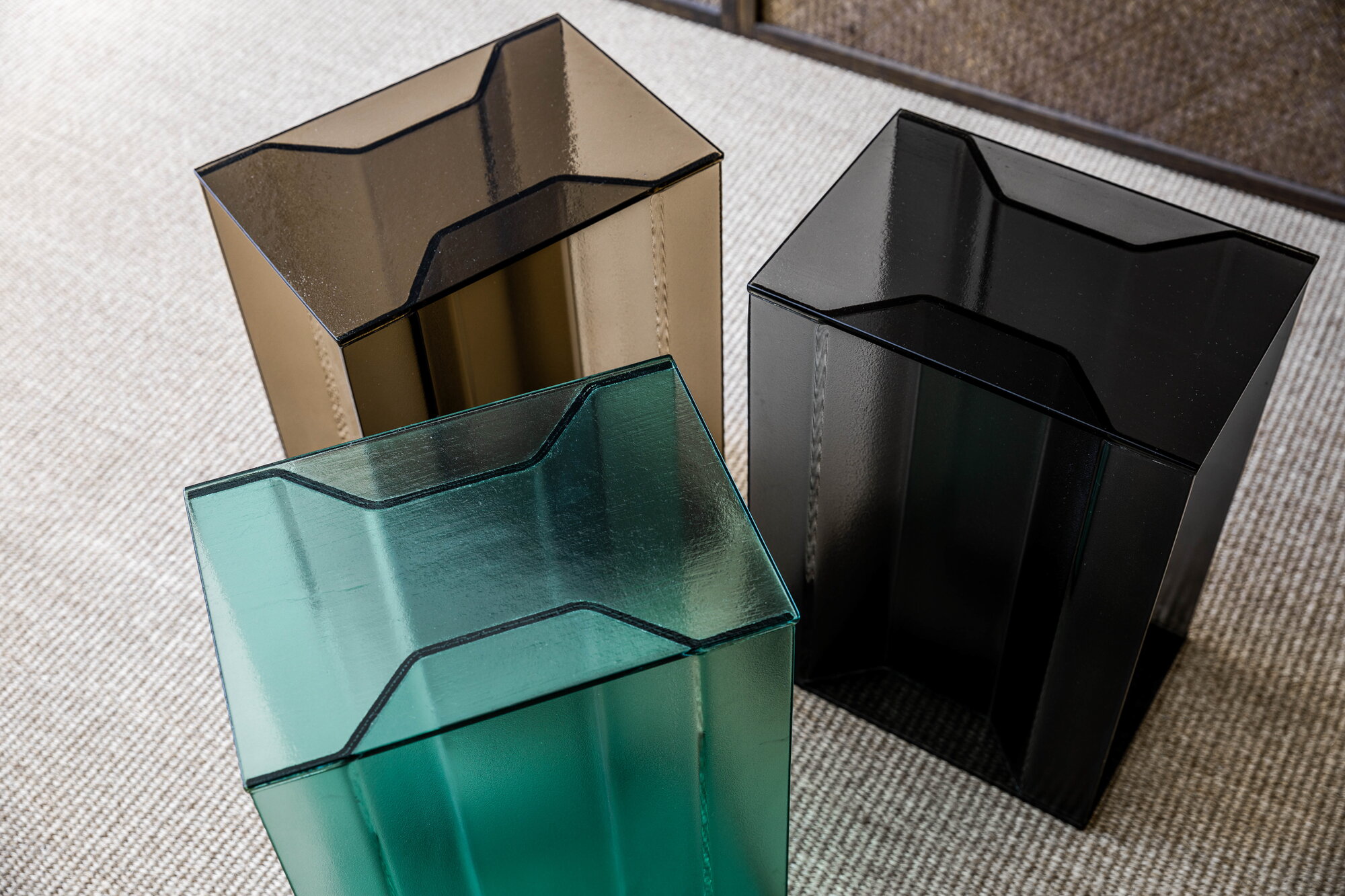 Nikari Paletto side table, 32 x 45 cm, bronze | Finnish Design Shop