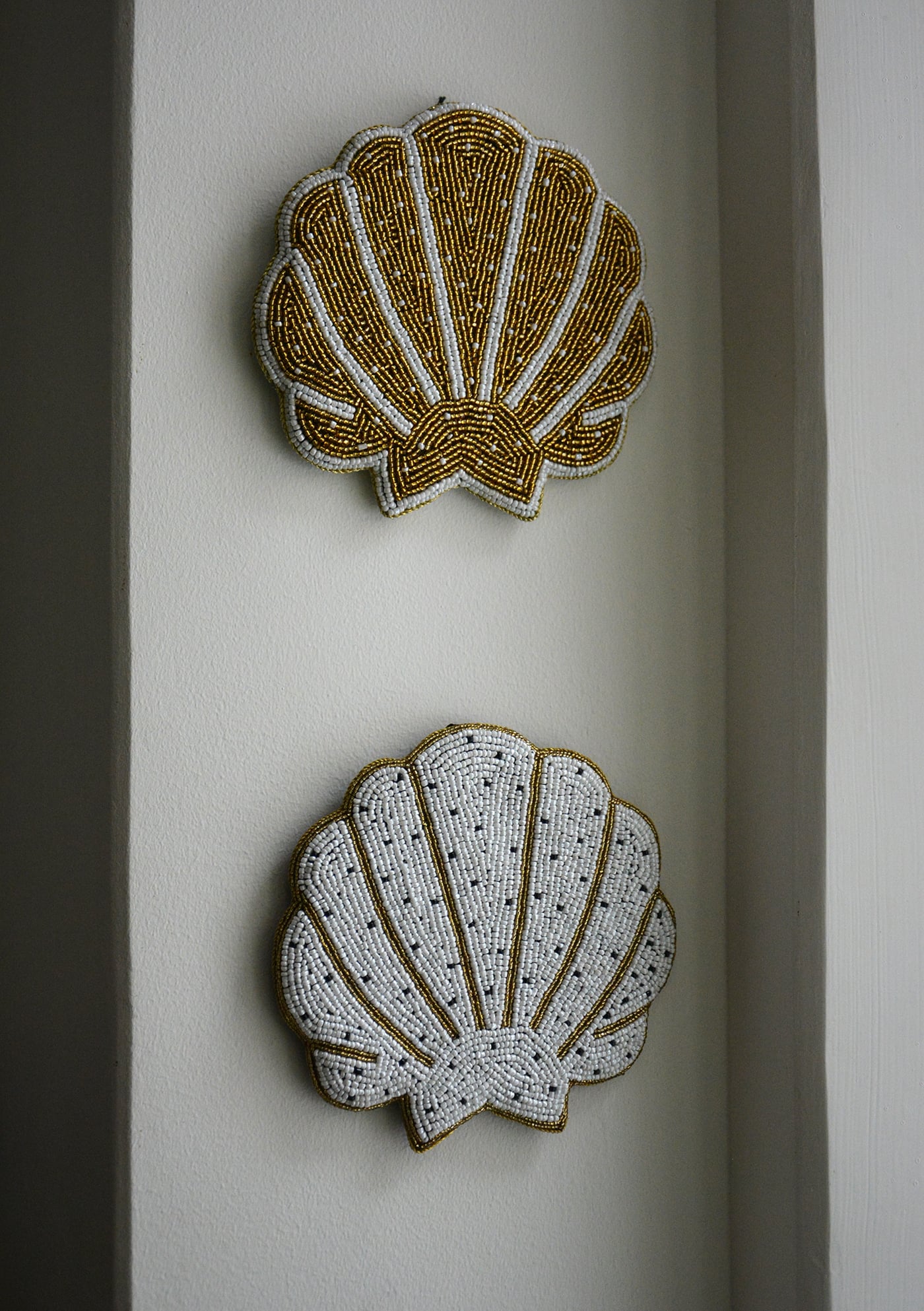 MUM's Shell wall art, gold - white | Finnish Design Shop