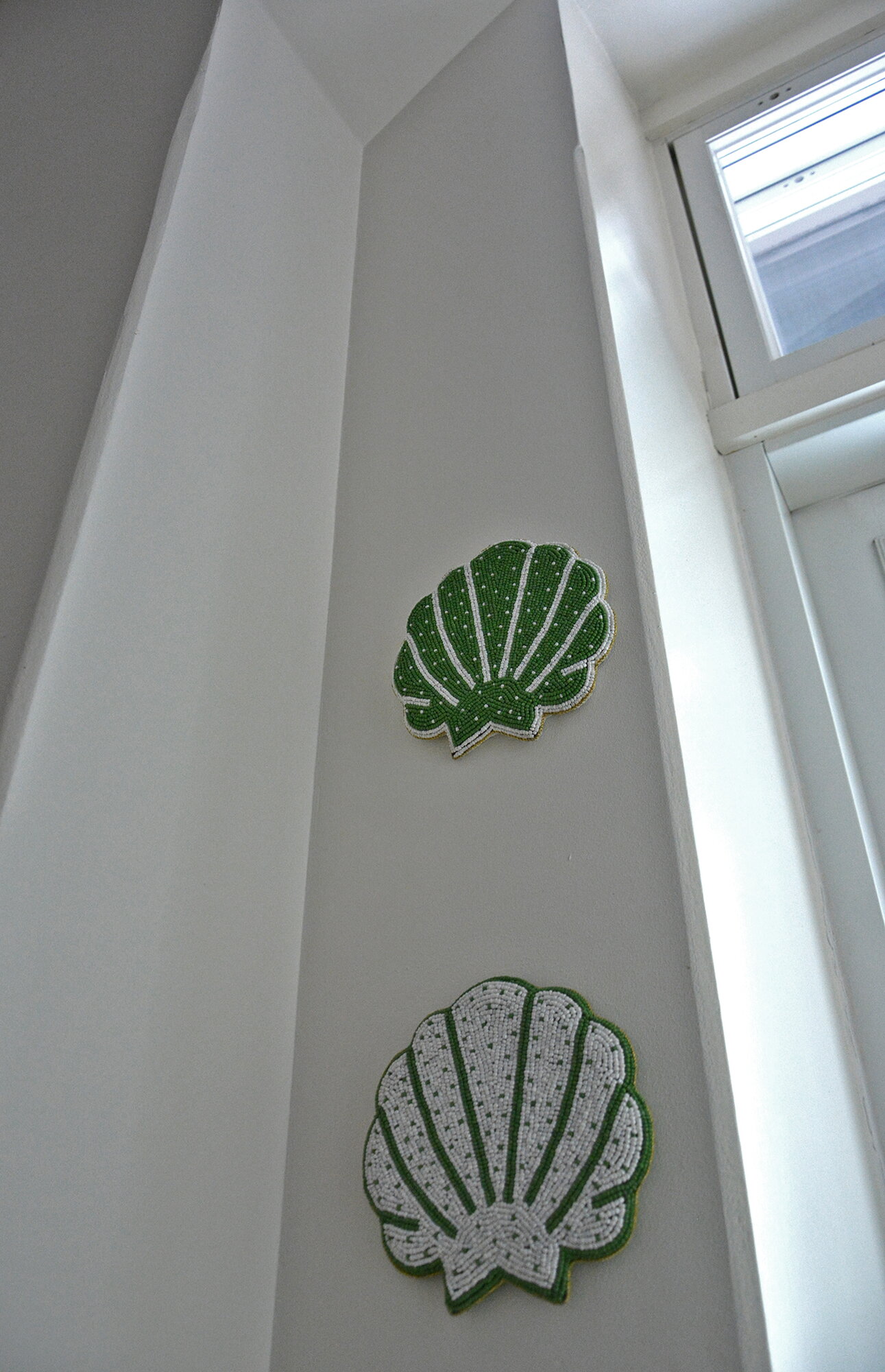 MUM's Shell wall art, white - green | Finnish Design Shop