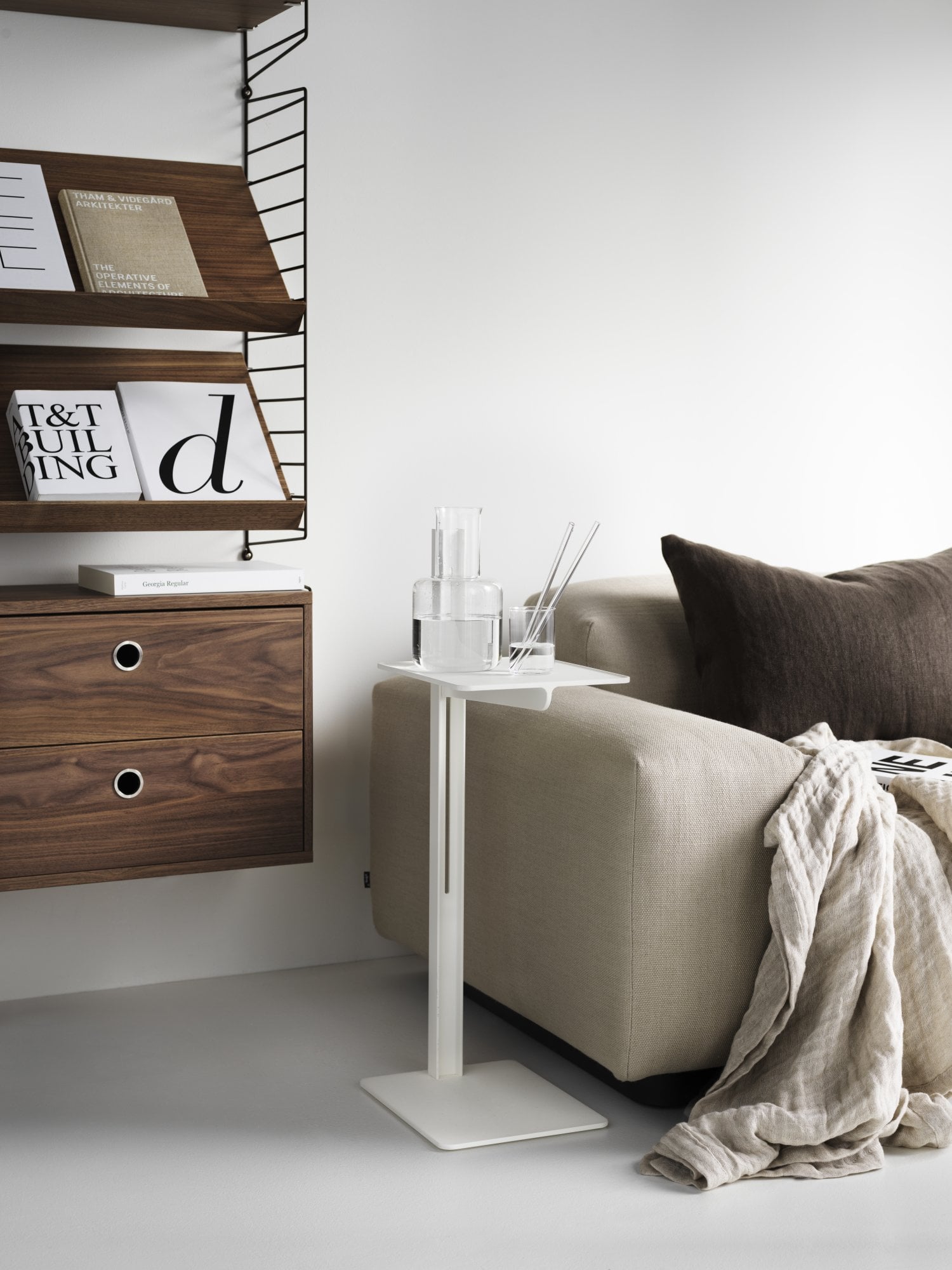 String Furniture Museum side table, white | Finnish Design Shop