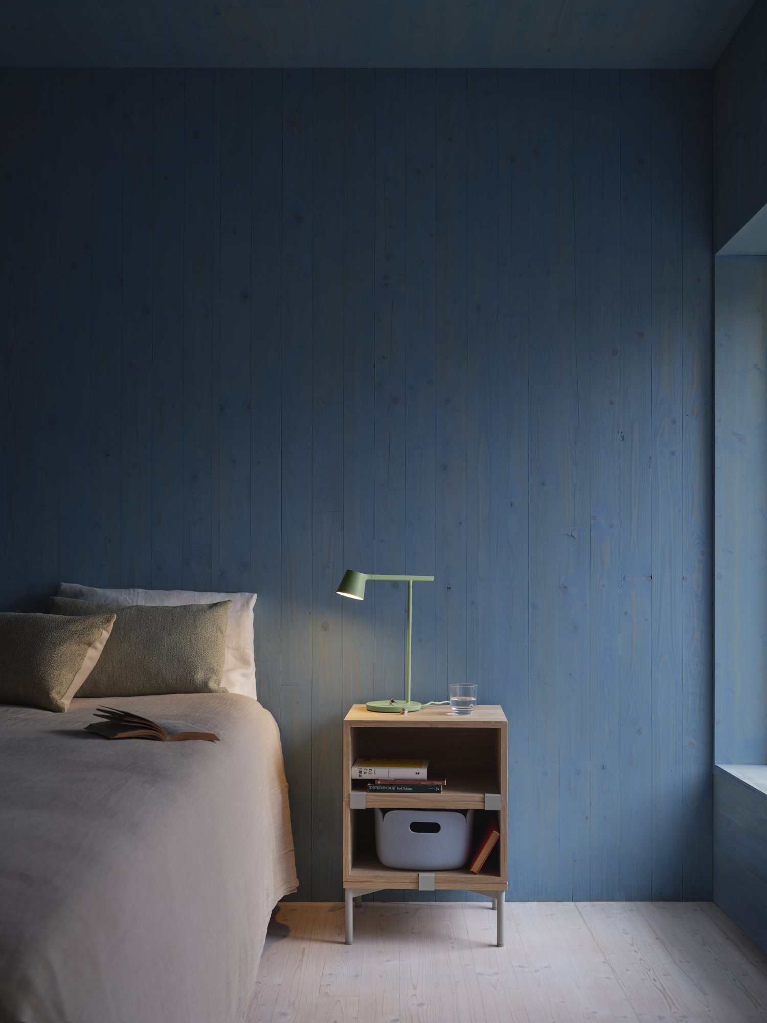 Muuto Stacked bedside table, configuration 1, oak | Finnish Design Shop NL