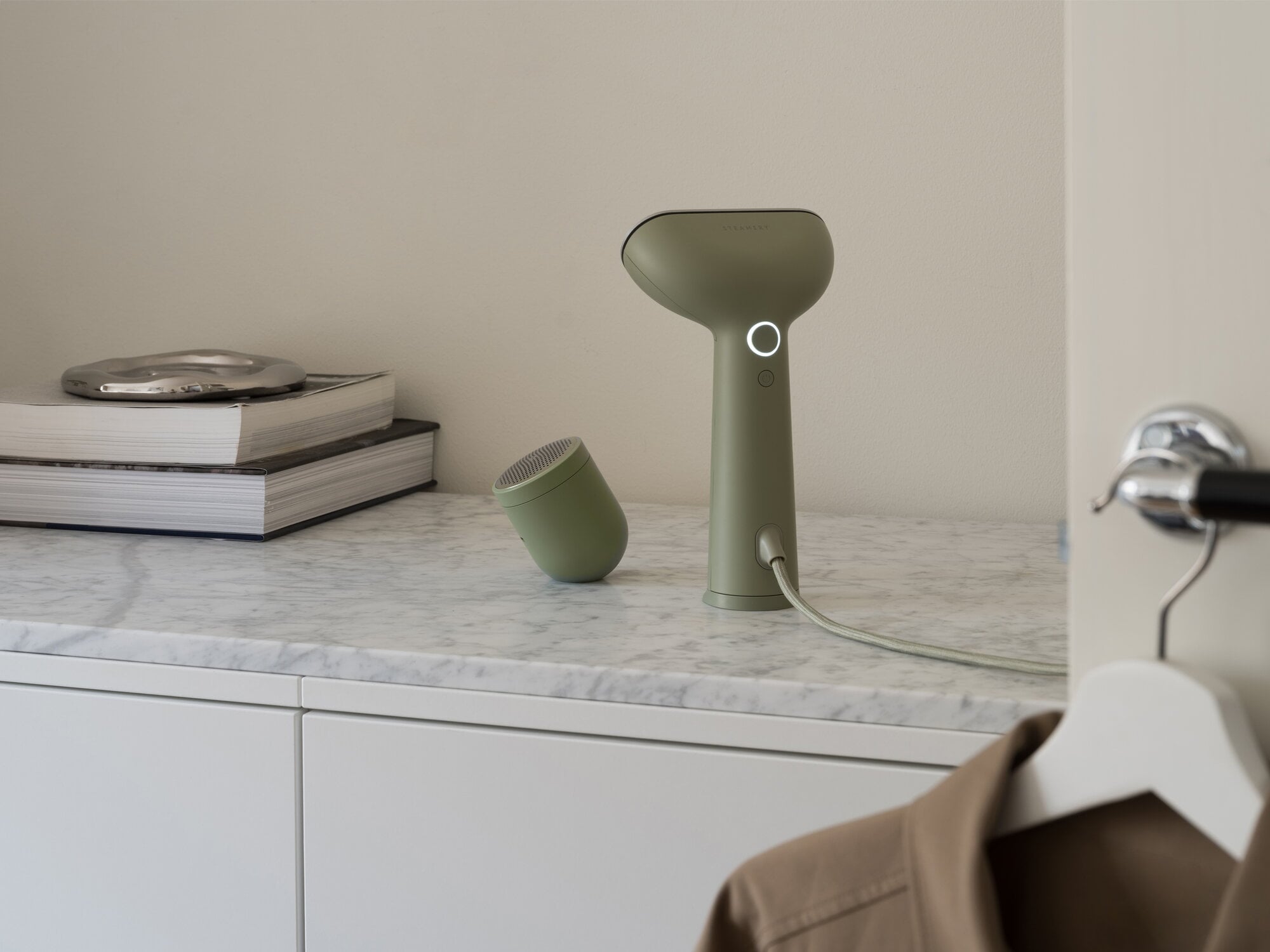 Steamery Pilo No. 2 fabric shaver, sage | Finnish Design Shop