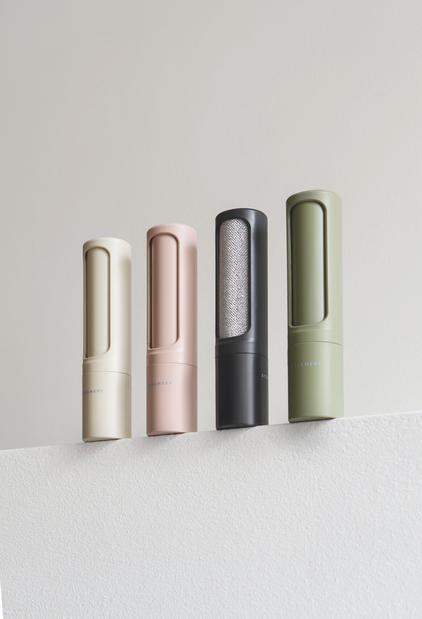 Steamery Lint brush, rose | Finnish Design Shop