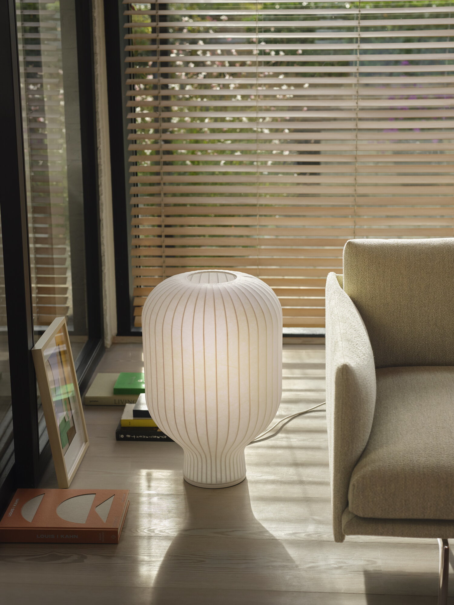 Muuto Strand table lamp, 59 cm, white | Finnish Design Shop
