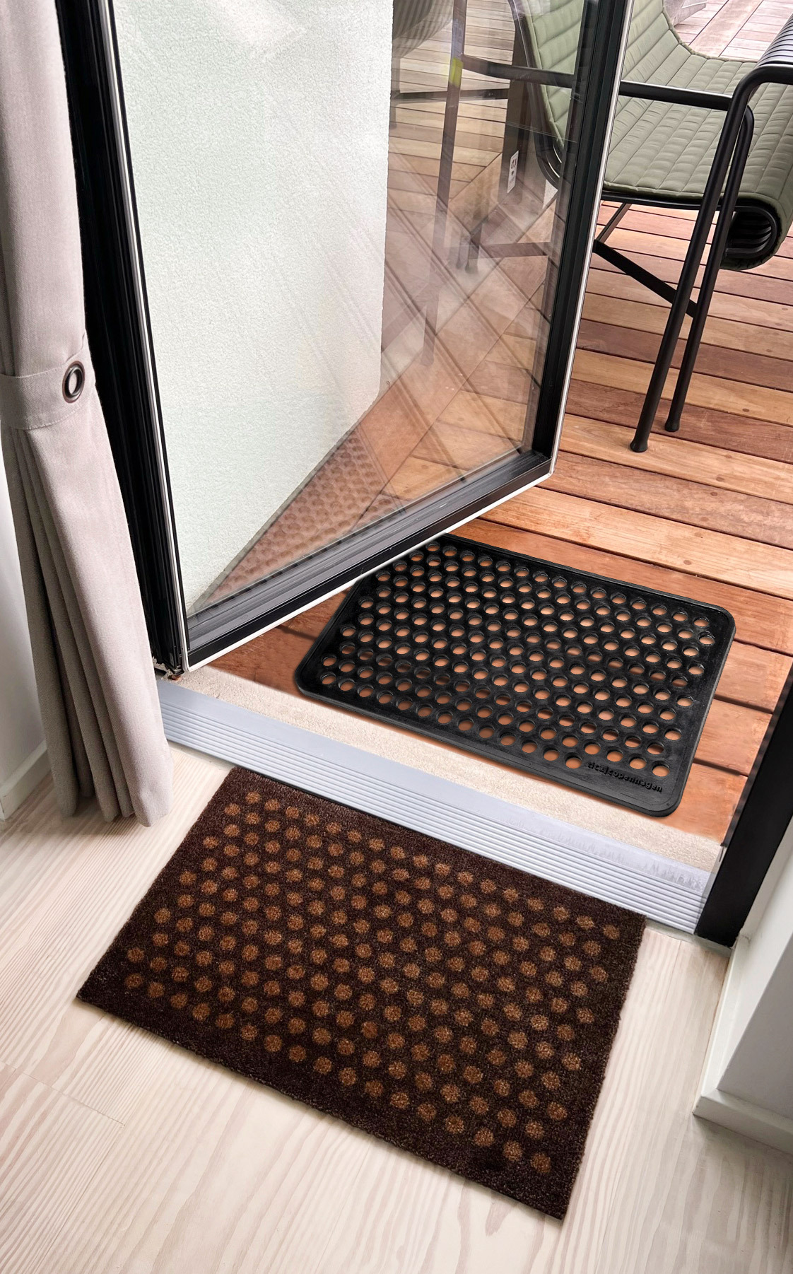 Tica Copenhagen Dot doormat, 40 x 60 cm, black | Finnish Design Shop