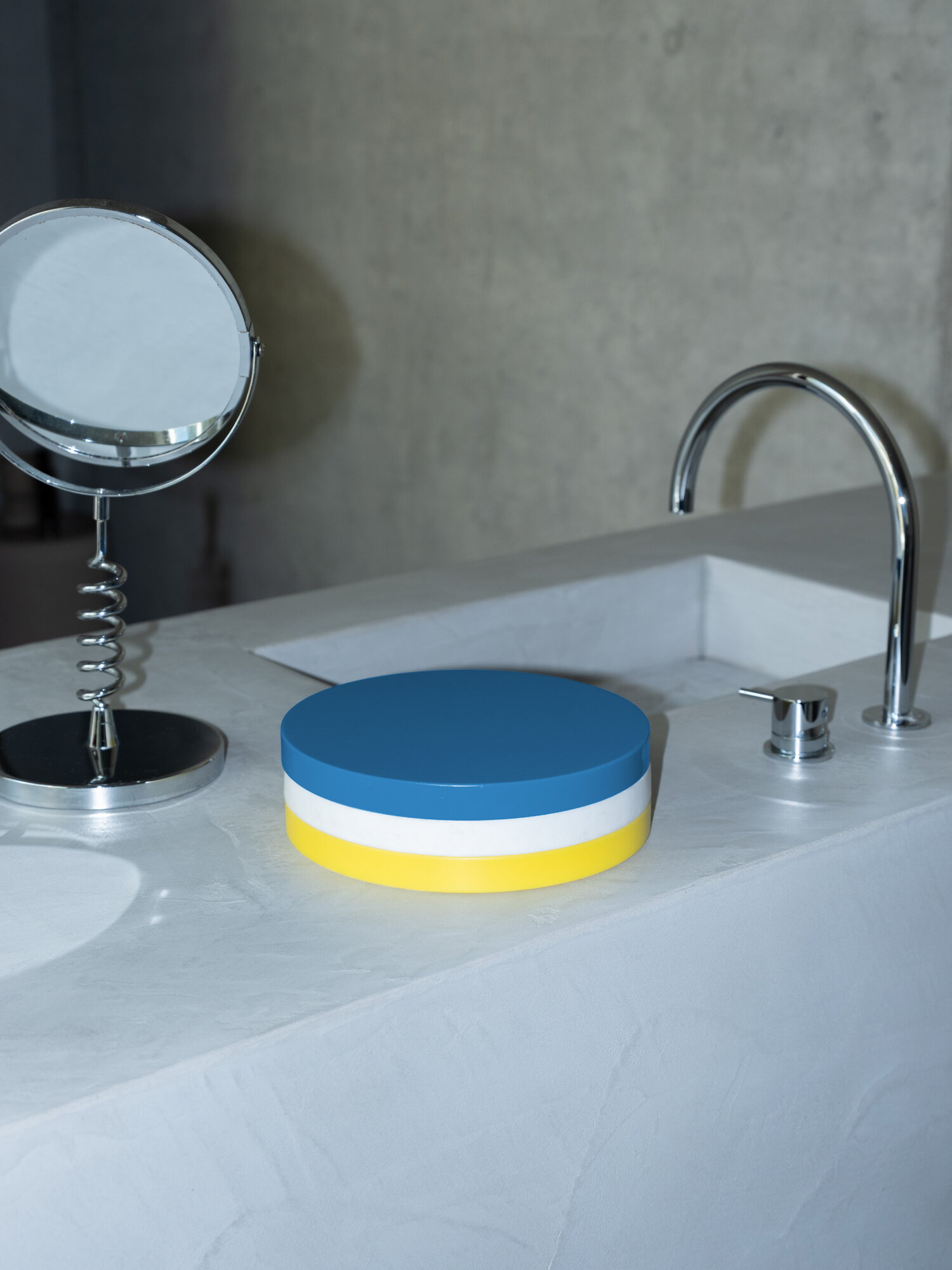 valerie_objects Three Circles tray set, 3 pcs, yellow - white - blue | Finnish Design Shop