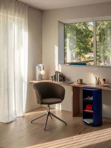 Hem Knuckle table lamp, brushed aluminum | Finnish Design Shop