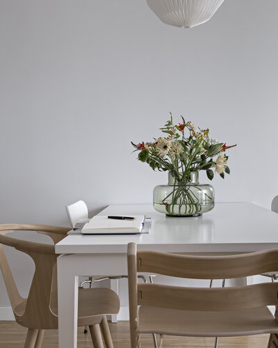 Marimekko Urna vase, olive | Finnish Design Shop