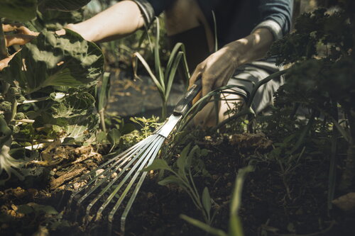 Fiskars Xact hand rake | Finnish Design Shop