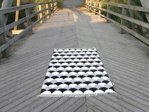 MUM's Suomu rug 110 x 170 cm, light grey | Finnish Design Shop