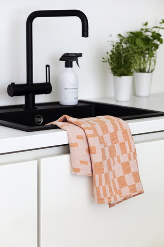 Lapuan Kankurit Koodi hand towel, rust - rose | Finnish Design Shop