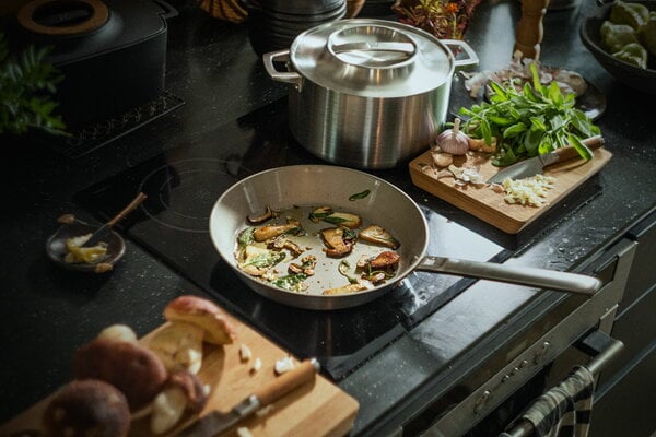 Fiskars Norden steel casserole, 5 L, uncoated | Finnish Design Shop