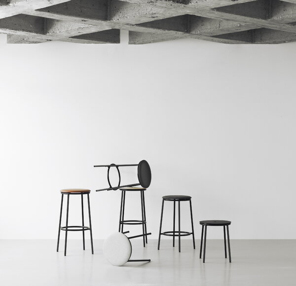 Normann Copenhagen Circa Barhocker, schwarzer Stahl - schwarzes ...