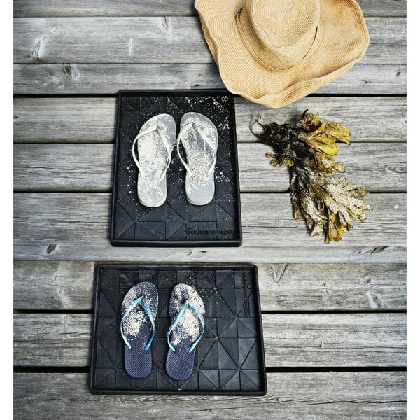 Tica Copenhagen Dot shoe tray, S, black | Finnish Design Shop