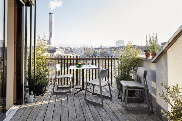 Vitra Tip Ton RE chair, dark grey | Finnish Design Shop