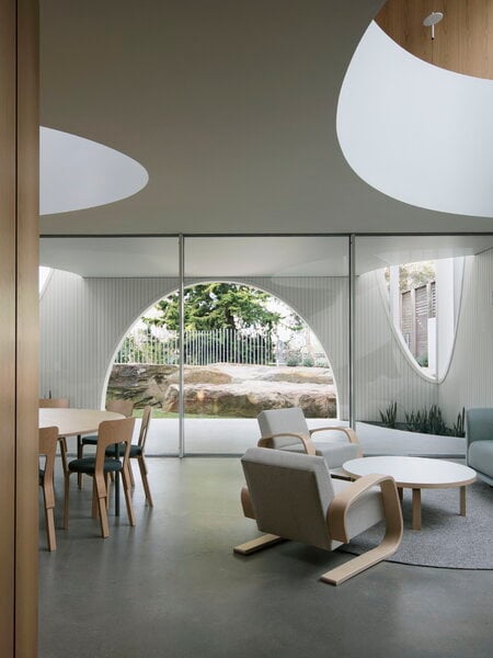 Artek Aalto nojatuoli 400 "Tankki", koivu - valkoinen Hallingdal 100 ...