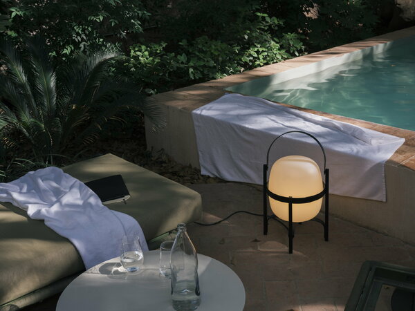 Santa & Cole Cesta Exterior table lamp, black | Finnish Design Shop