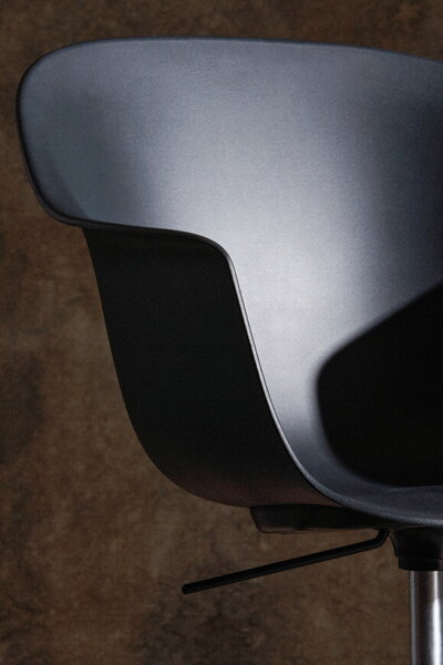 GUBI Bat meeting chair w/ castors, height-adjustable, black | Finnish ...