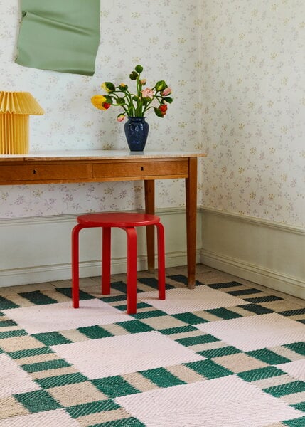 LAYERED Evelina Kroon Korean Chives jute rug | Finnish Design Shop