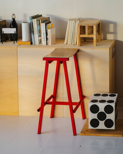 HAY Taburete 8 bar stool, high, 75 cm, signal red - lacquered oak ...