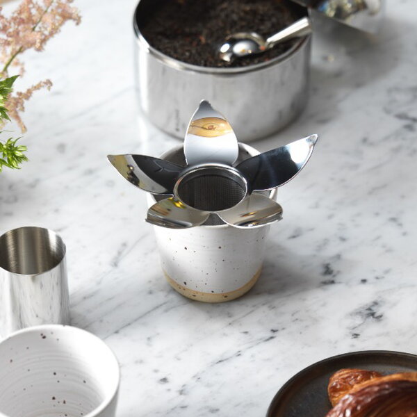 Klong Blad tea strainer, stainless steel | Finnish Design Shop