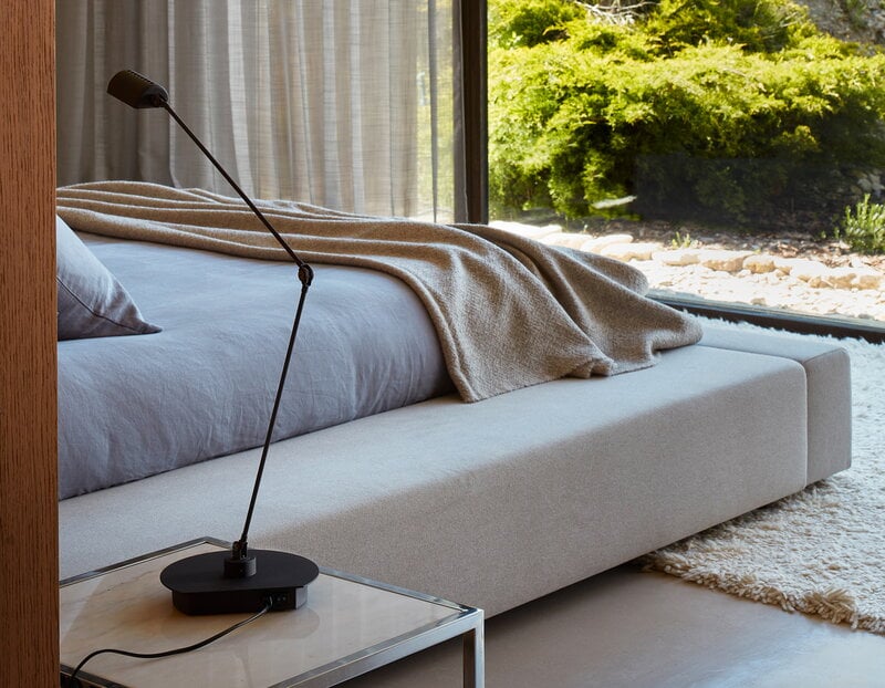 Lumina Daphine Cloe bordslampa, matt vit | Finnish Design Shop