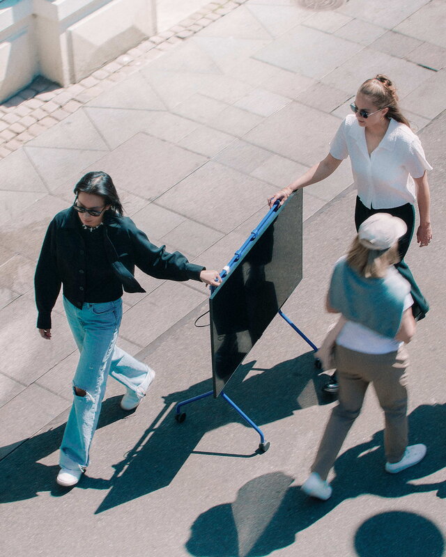 Pedestal Moon Rollin' TV stand, ultra marine | Finnish Design Shop