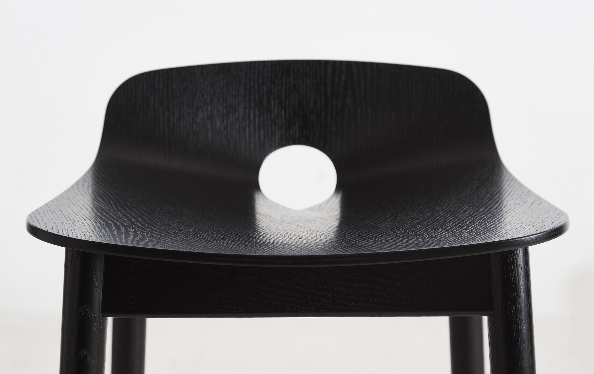 Woud Mono bar stool 65 cm, black | Finnish Design Shop
