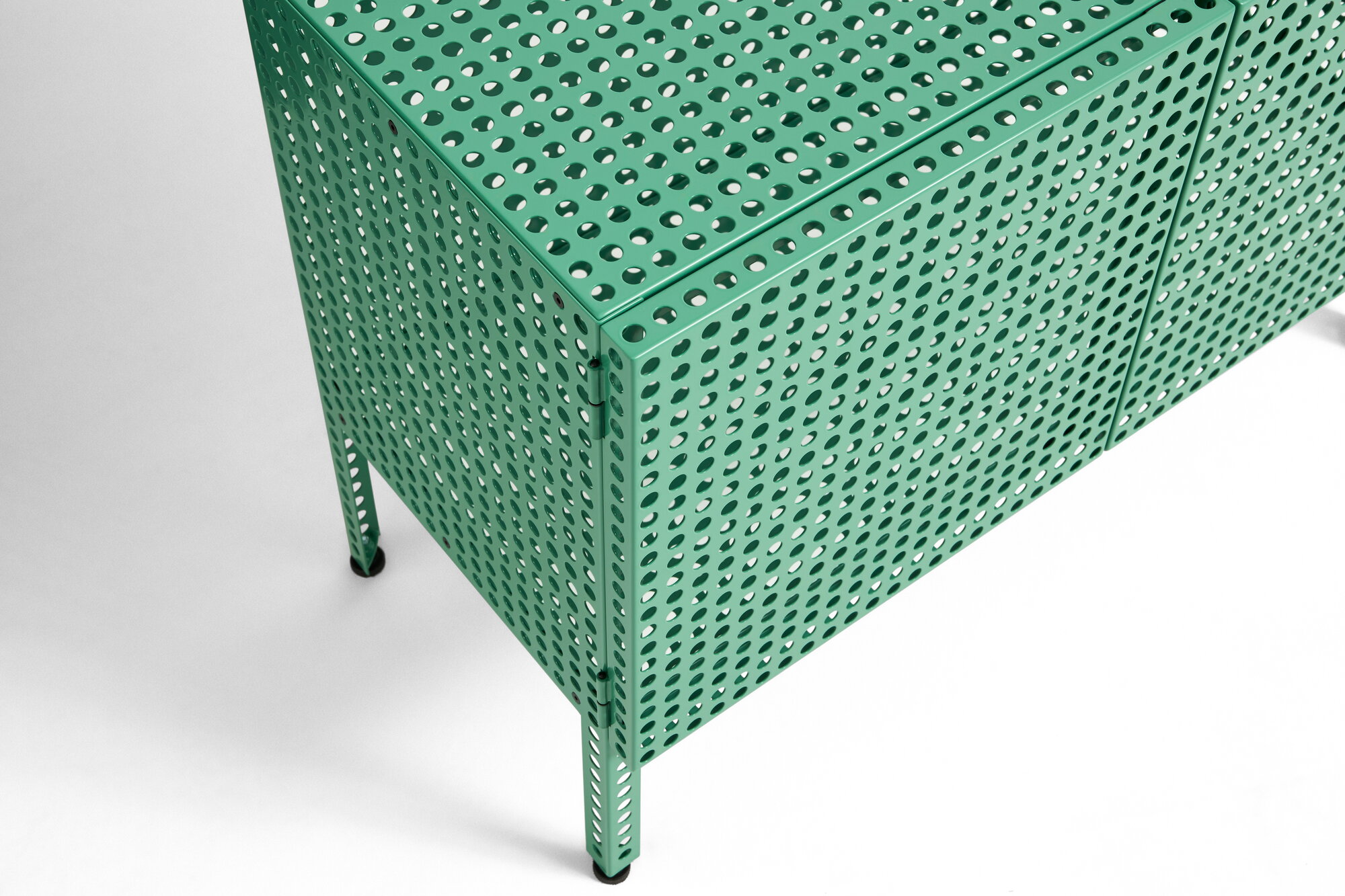 HAY Armadio a pavimento Perforated, piccolo, soft jade | Finnish Design ...