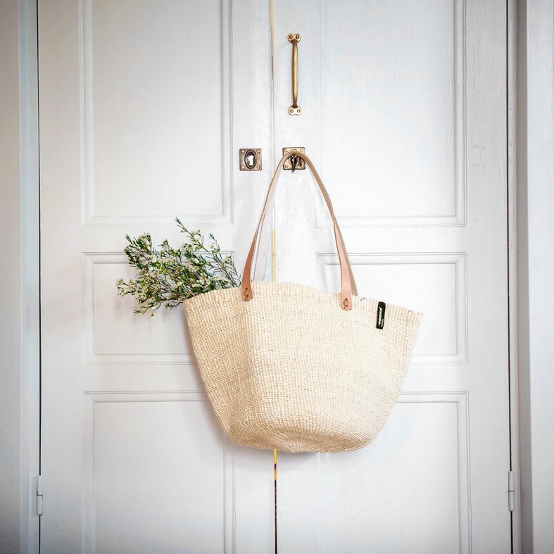 Mifuko Kiondo shopper basket, M, off-white | Finnish Design Shop