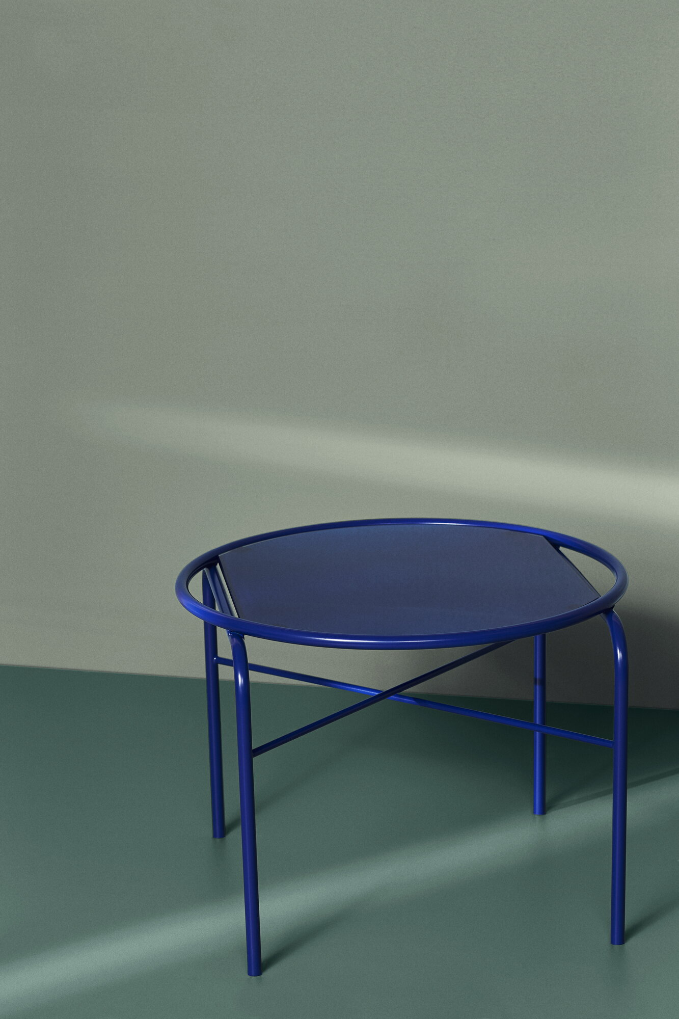 Warm Nordic Secant coffee table, round, cobalt blue | Finnish Design Shop