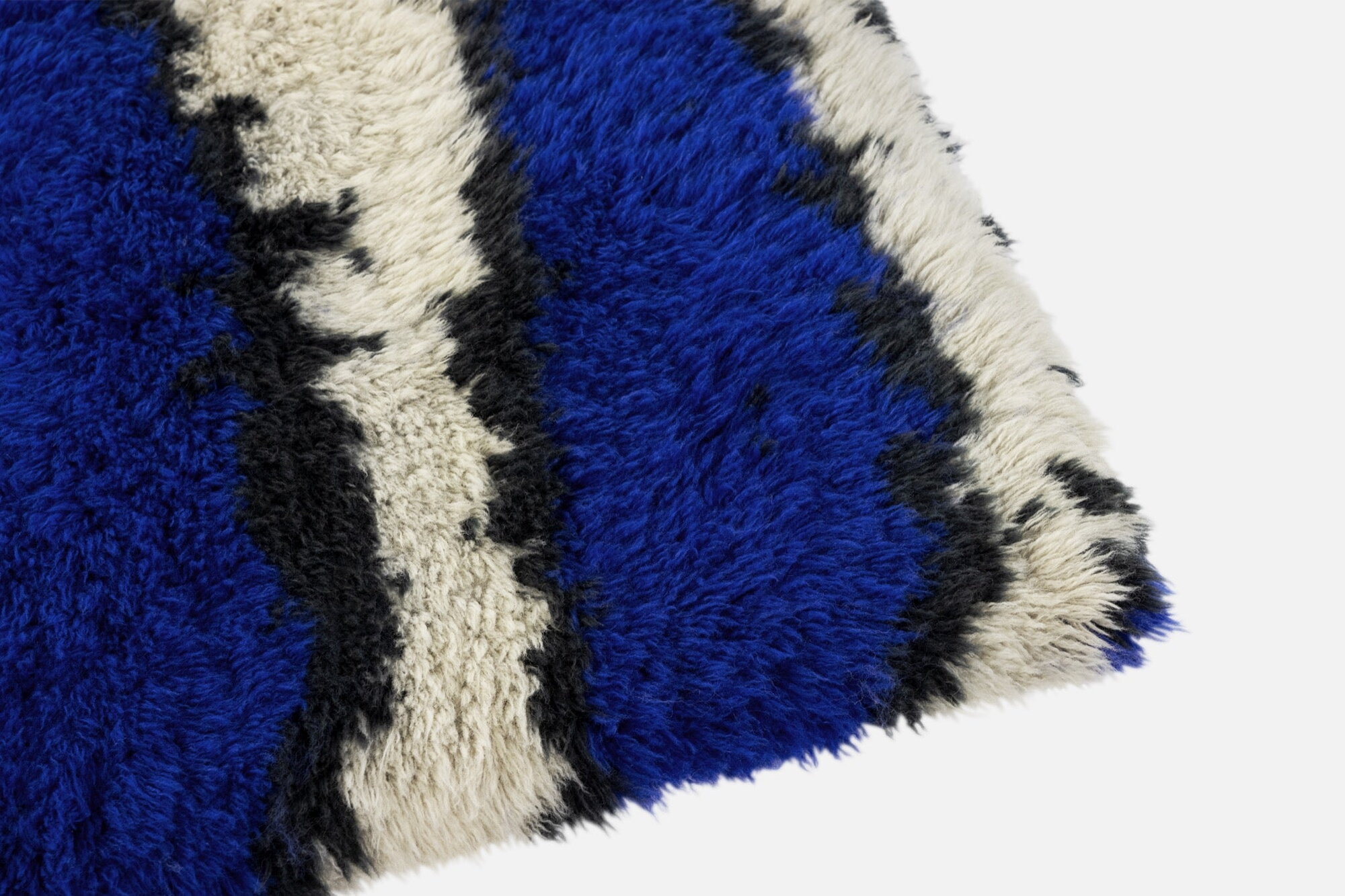 Hem Monster rug, 250 x 350 cm, ultramarine blue - off white | Finnish ...