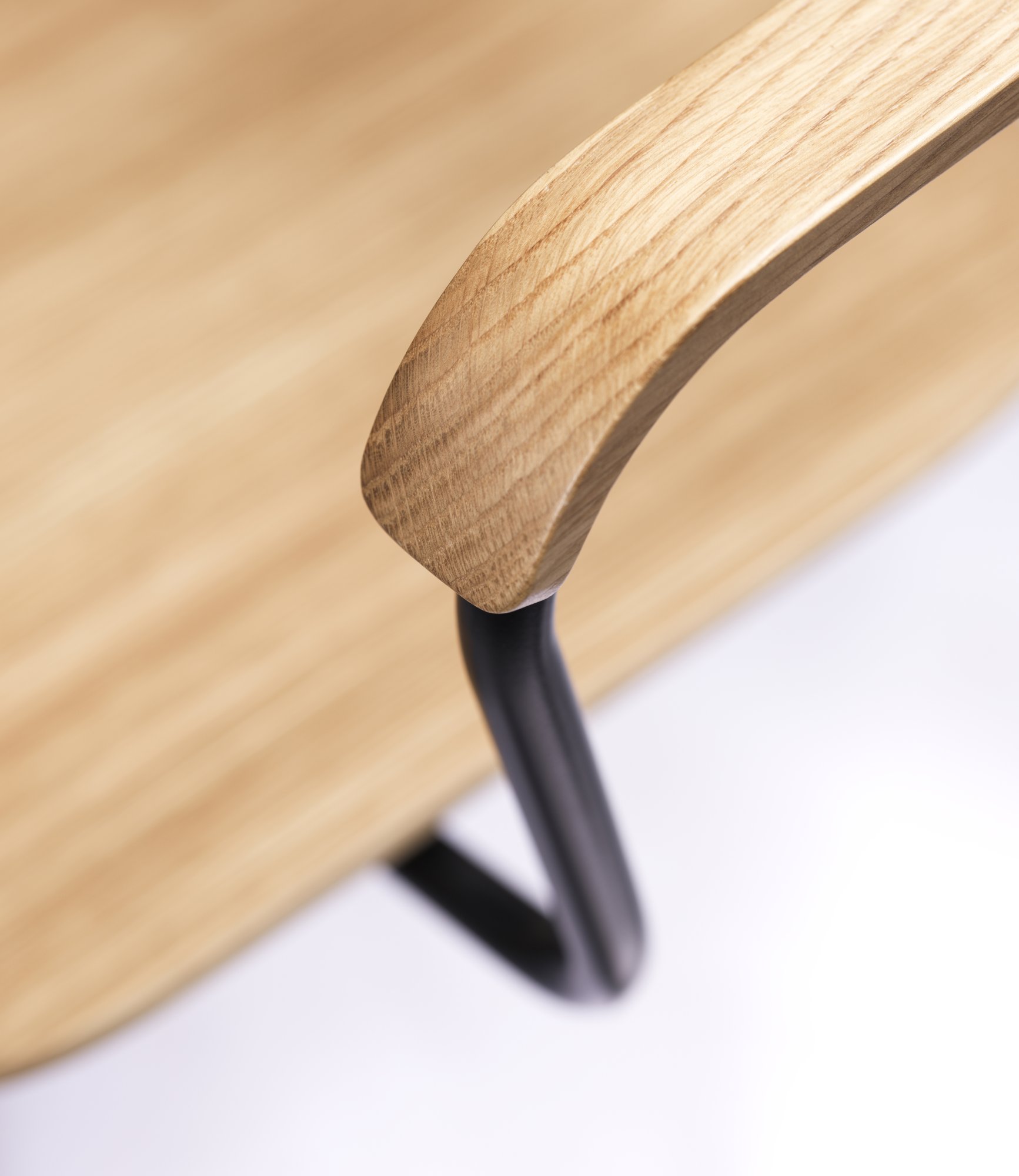 FDB Møbler J183 Holmen chair with armrests, oak veneer | Finnish Design ...