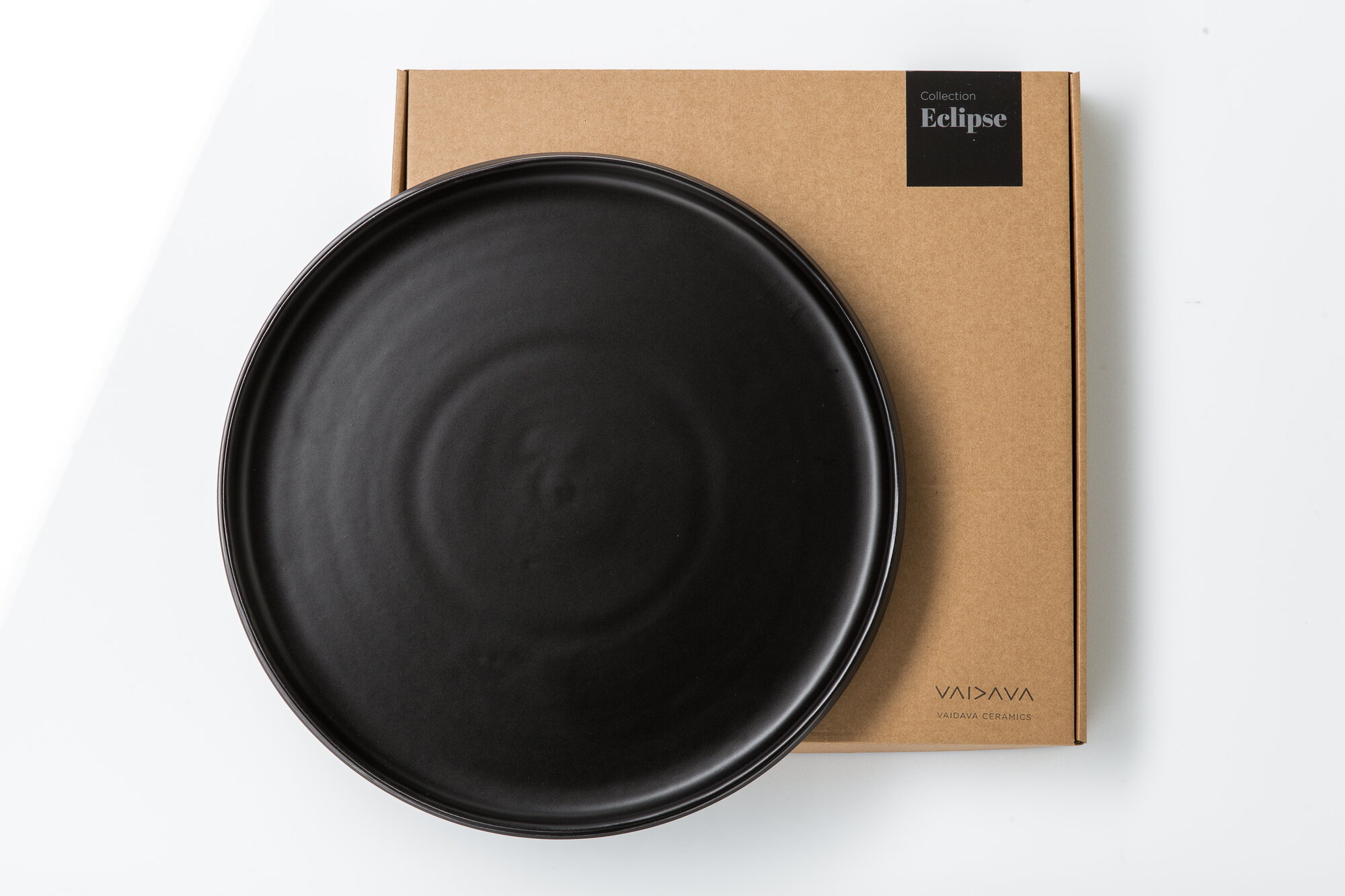 Vaidava Ceramics Eclipse dinner plate 34 cm, black | Finnish Design Shop