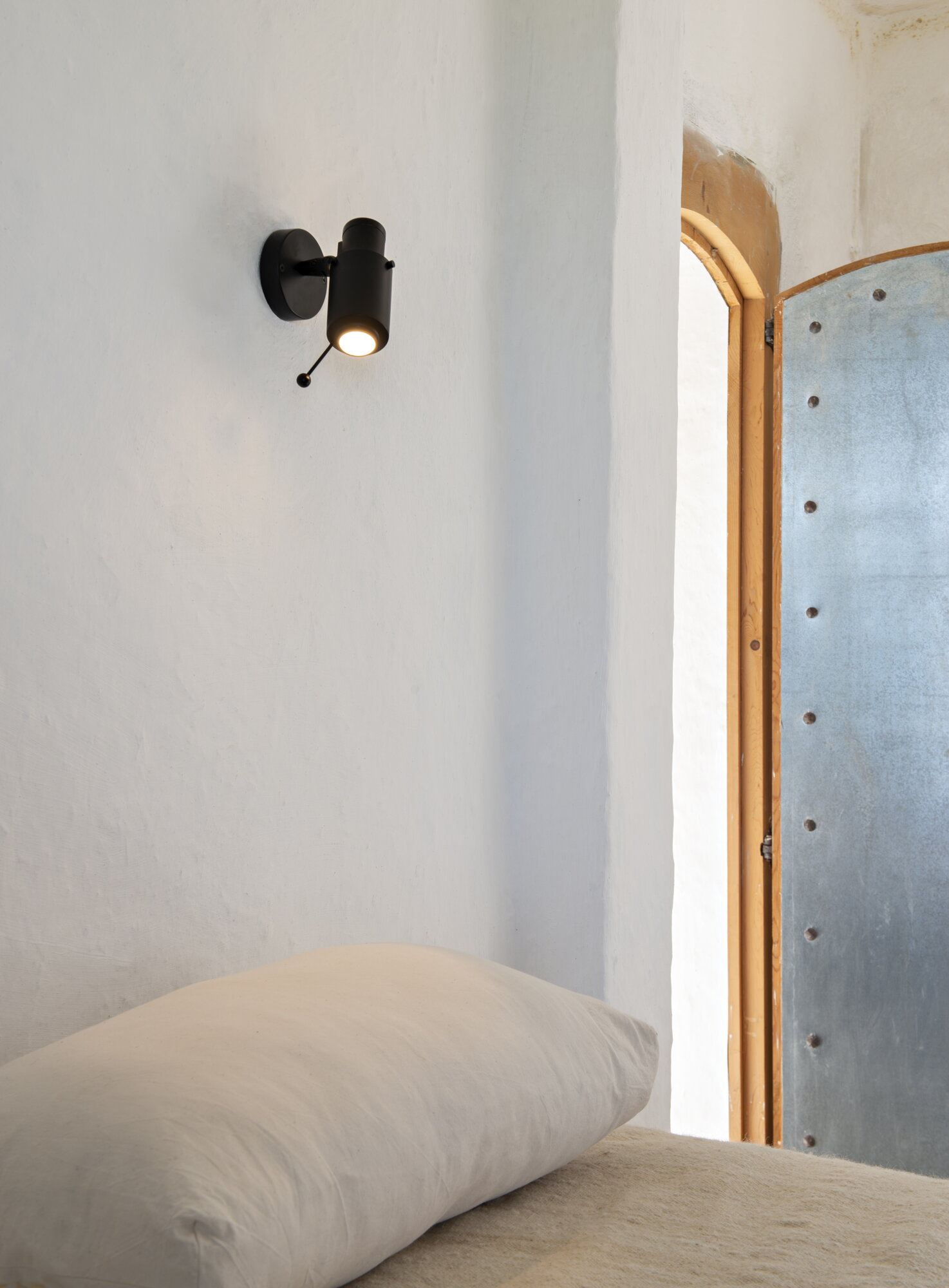 DCWéditions Applique Biny Spot avec tige et interrupteur, noir ...