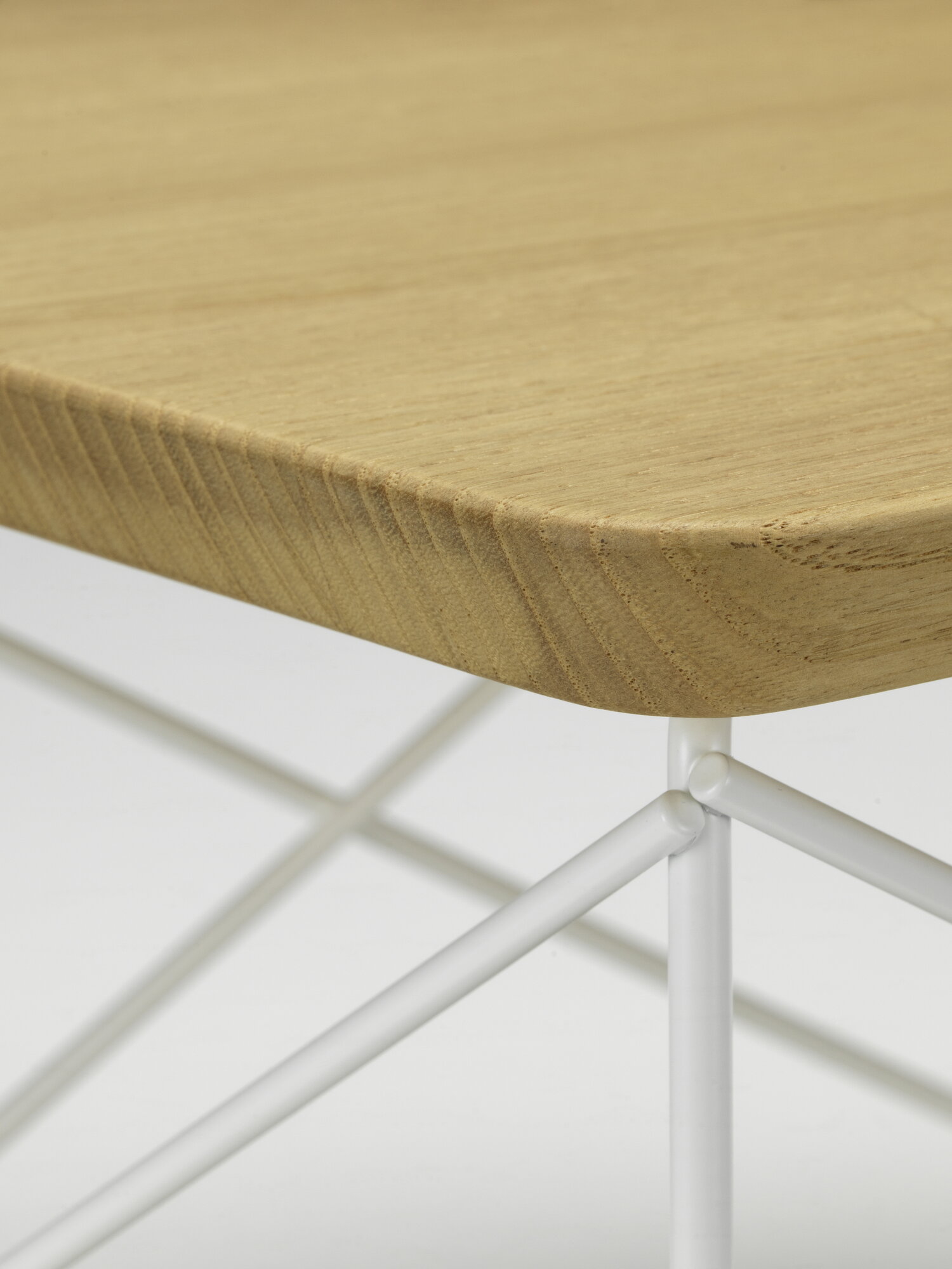 Vitra Eames LTR Occasional table, chestnut - white | Finnish Design Shop