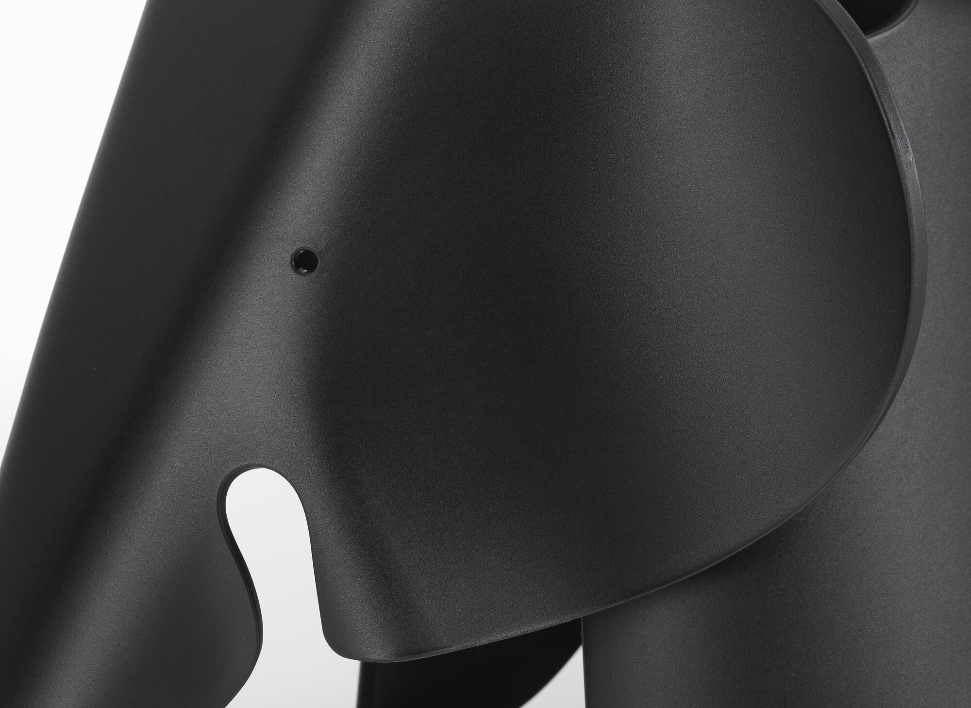 Vitra Elefante Eames, nero profondo RE | Finnish Design Shop