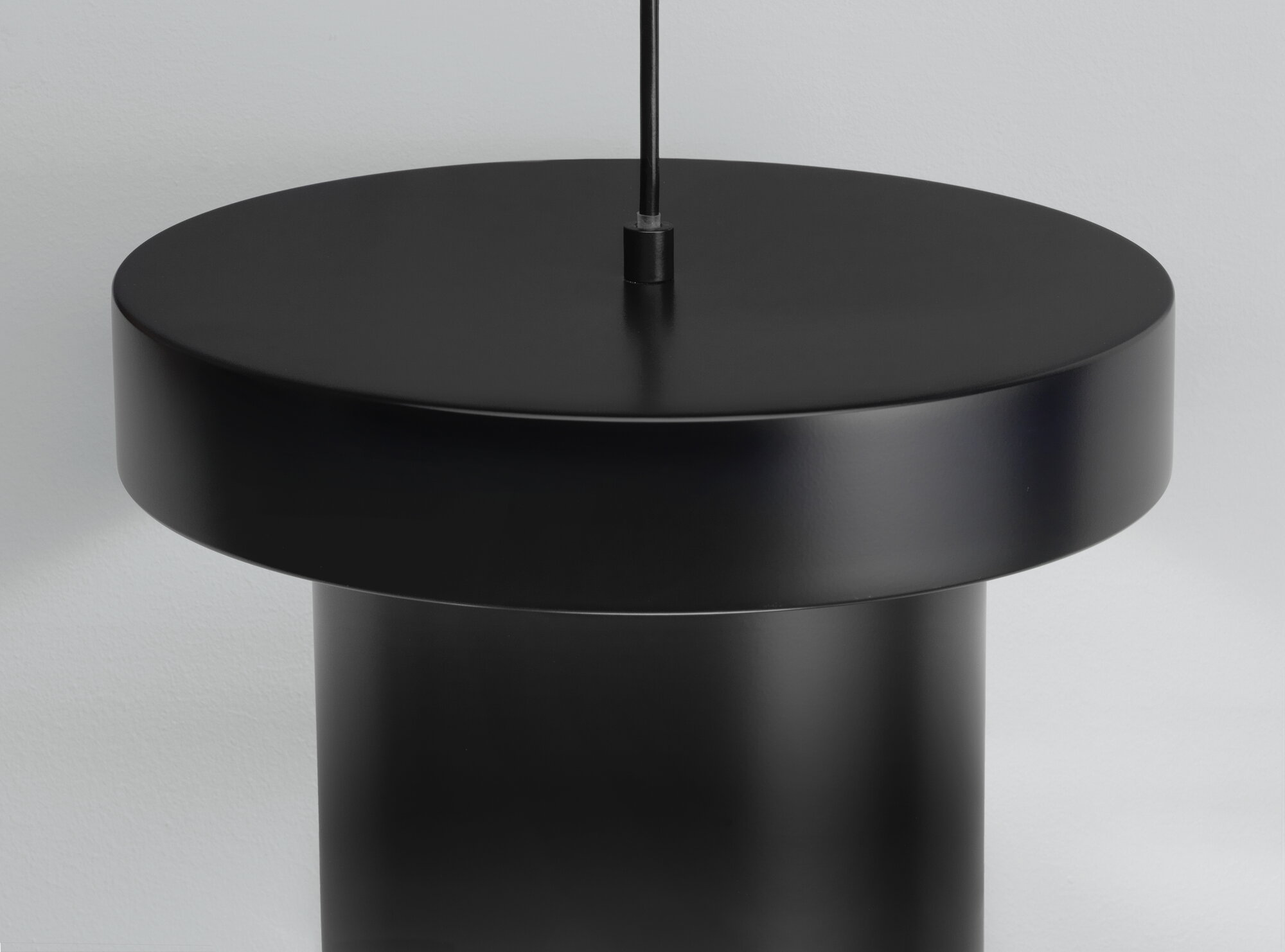 Artek A201 riippuvalaisin, musta - messinki | Finnish Design Shop