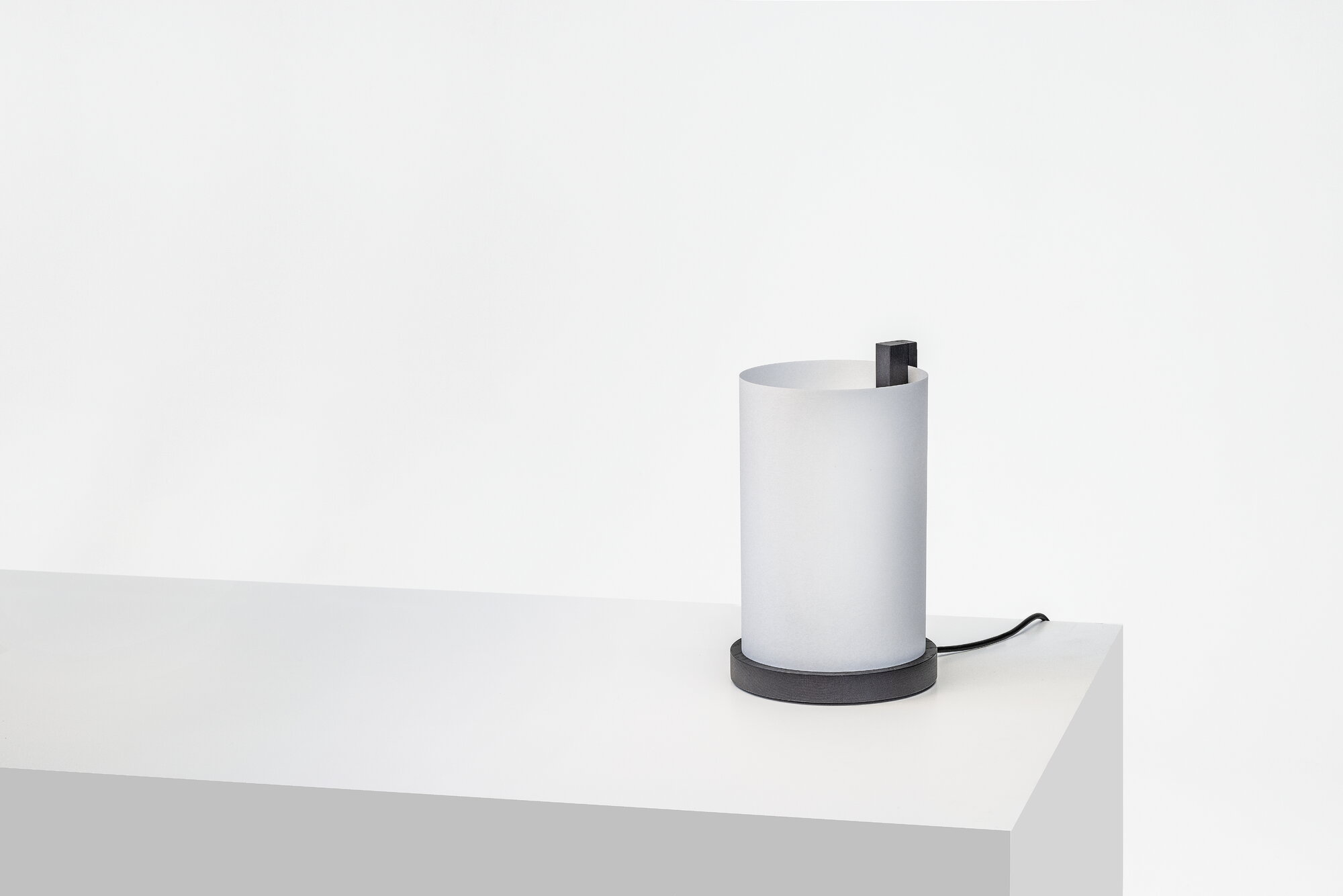 Motarasu Enso table lamp, white - black stained oak | Finnish Design Shop