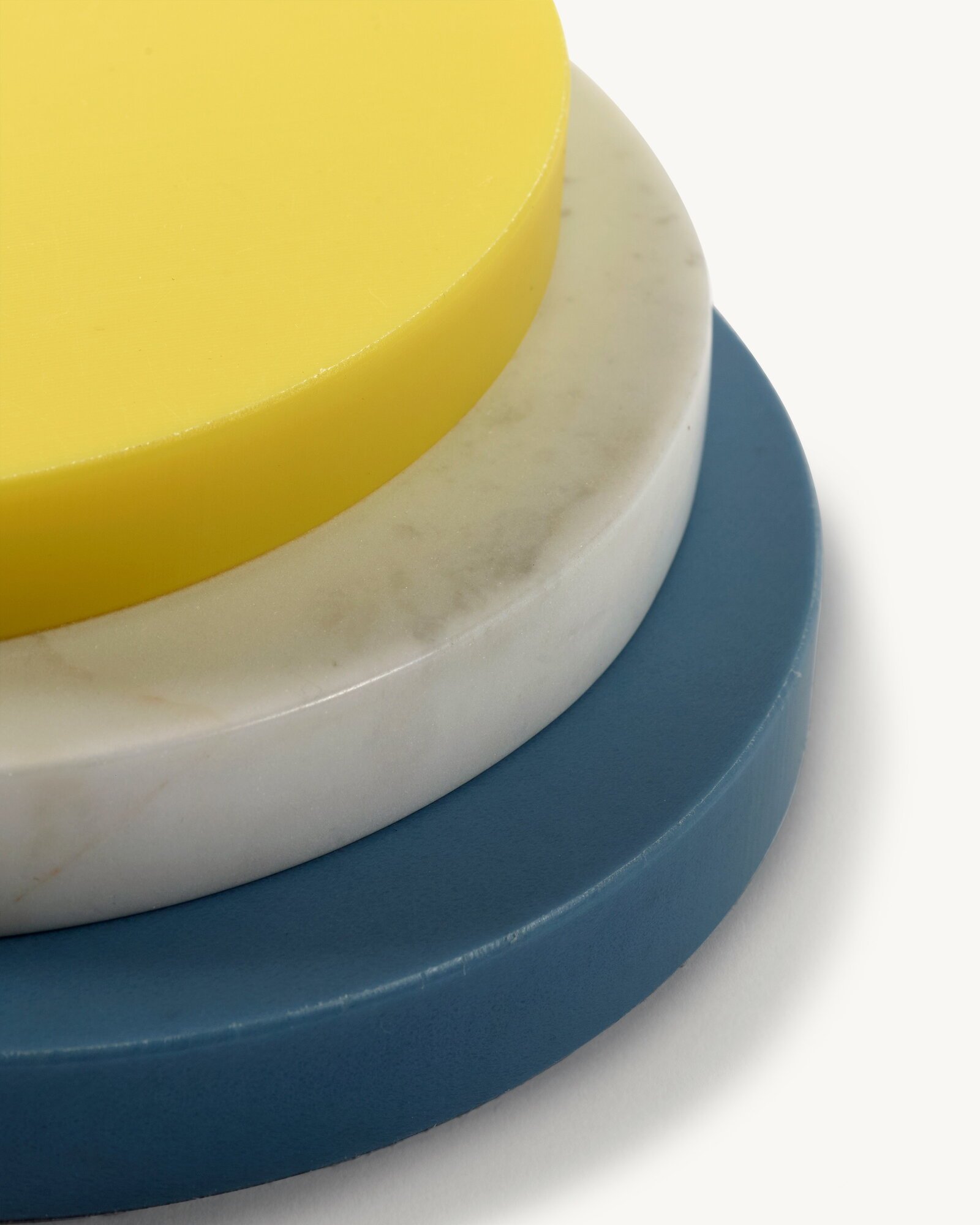 valerie_objects Three Circles tray set, 3 pcs, yellow - white - blue | Finnish Design Shop